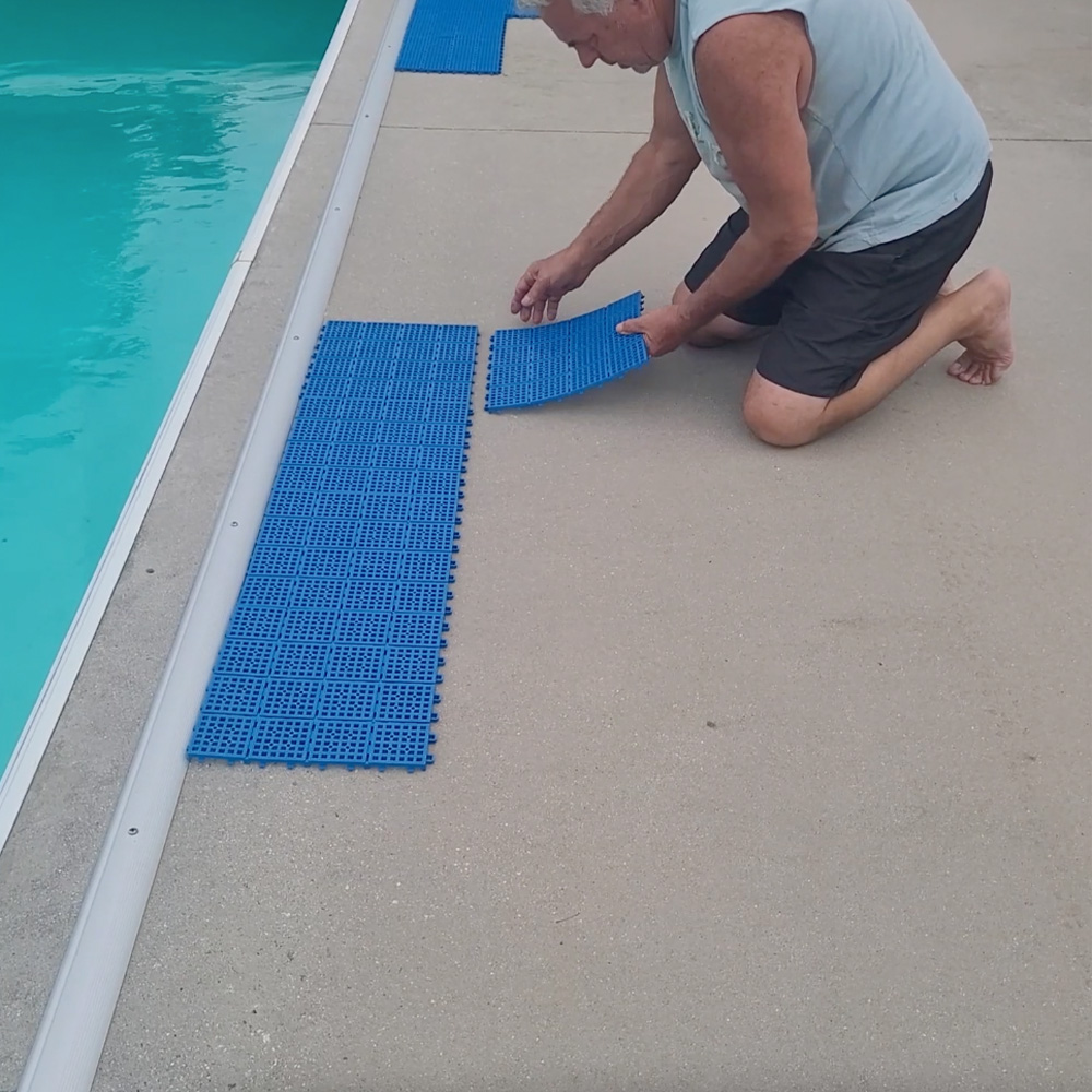 Safe and Comfortable Pool Surrounds for People and Pets